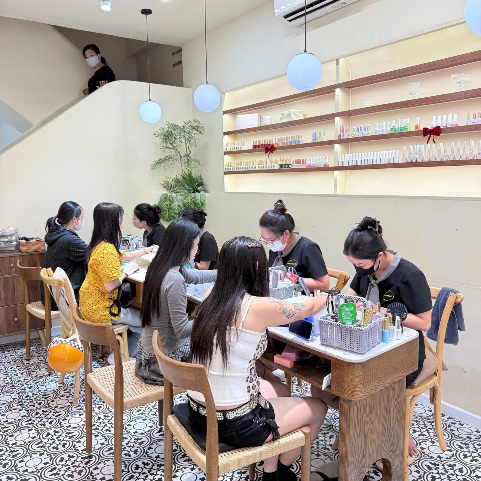 Little Beauty – Thương hiệu Việt làm móng, nối mi và làm đẹp hiện đại